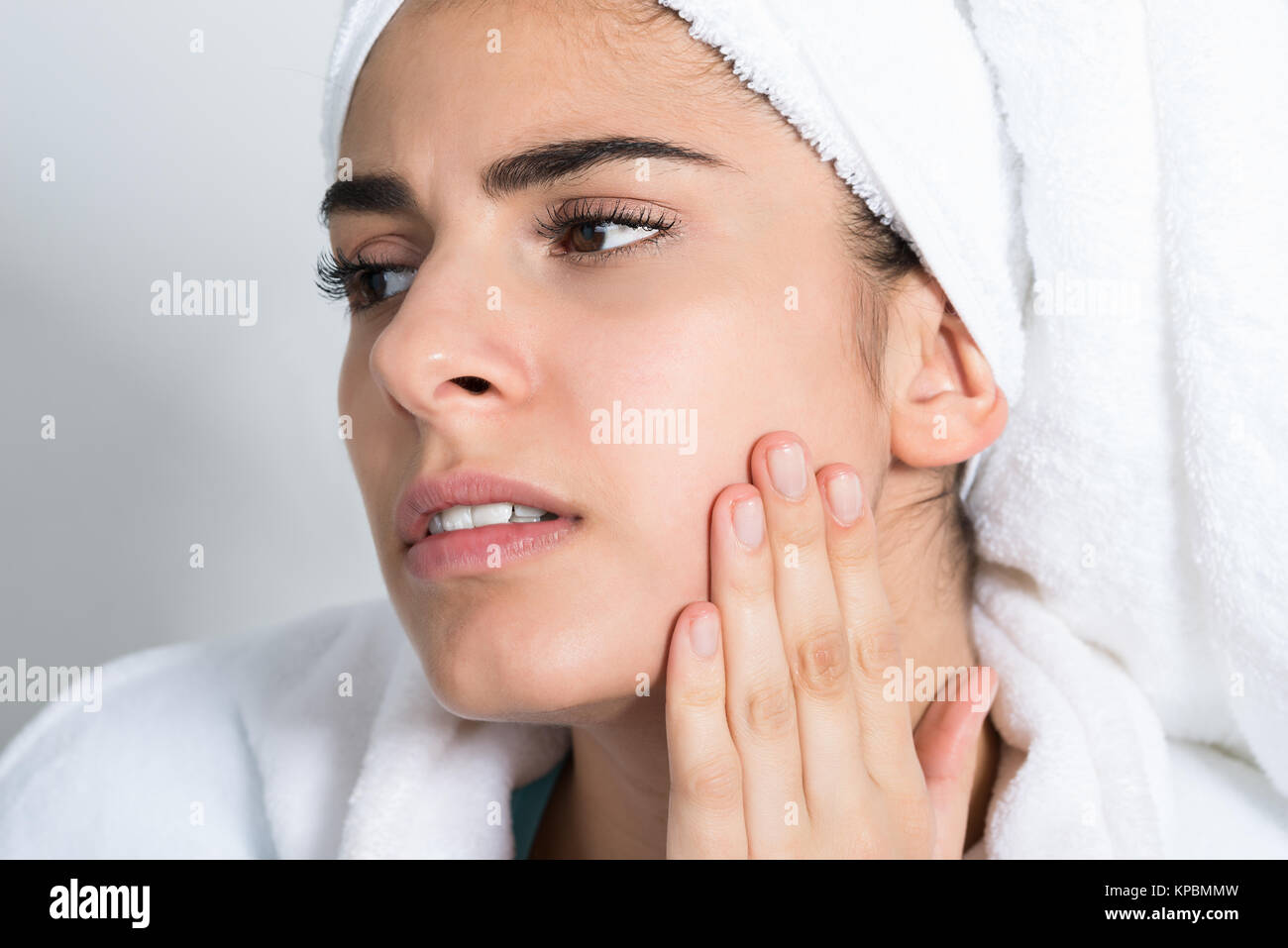 Woman Suffering From Toothache At Home Stock Photo - Alamy