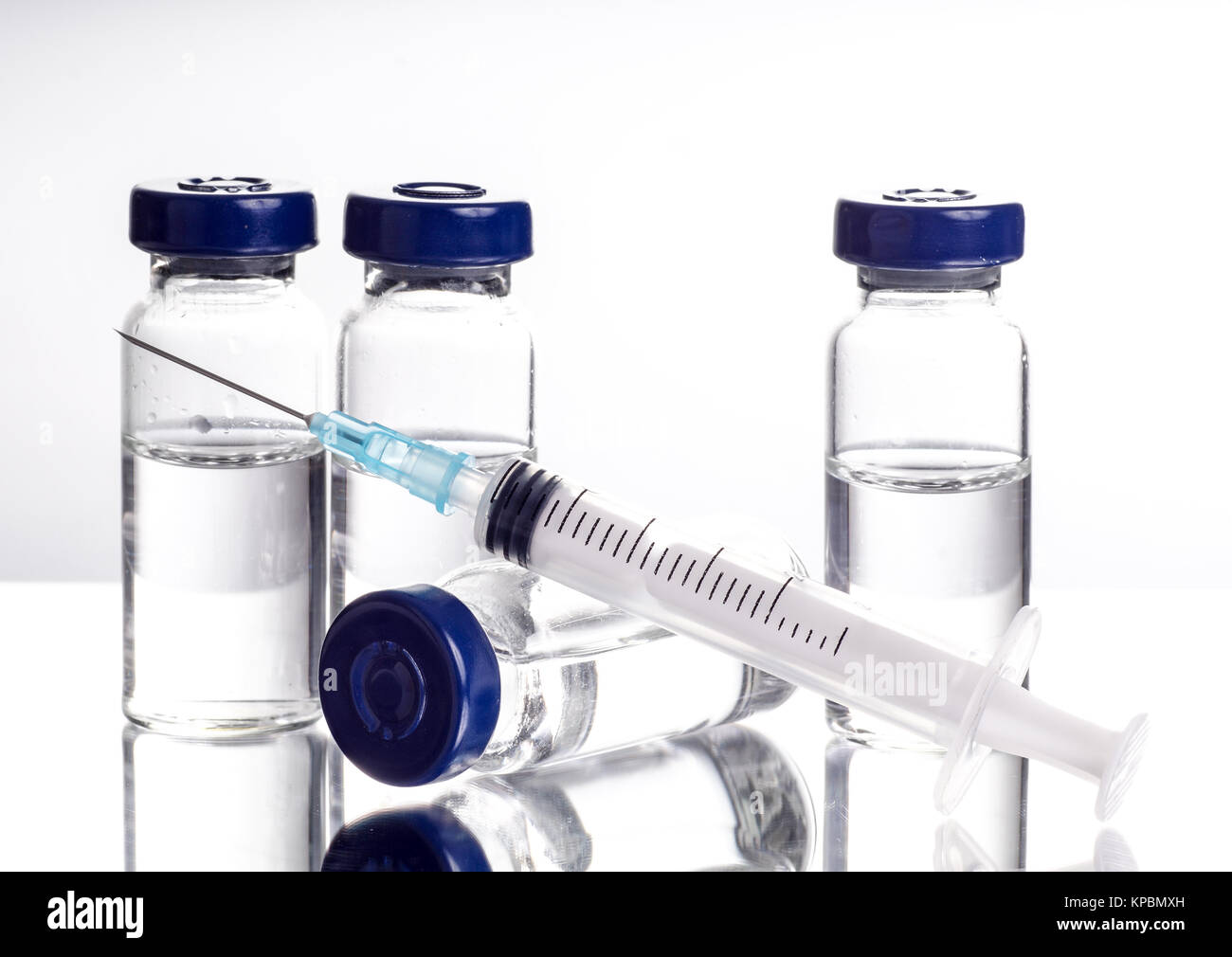 Tiny glass vials hi-res stock photography and images - Alamy