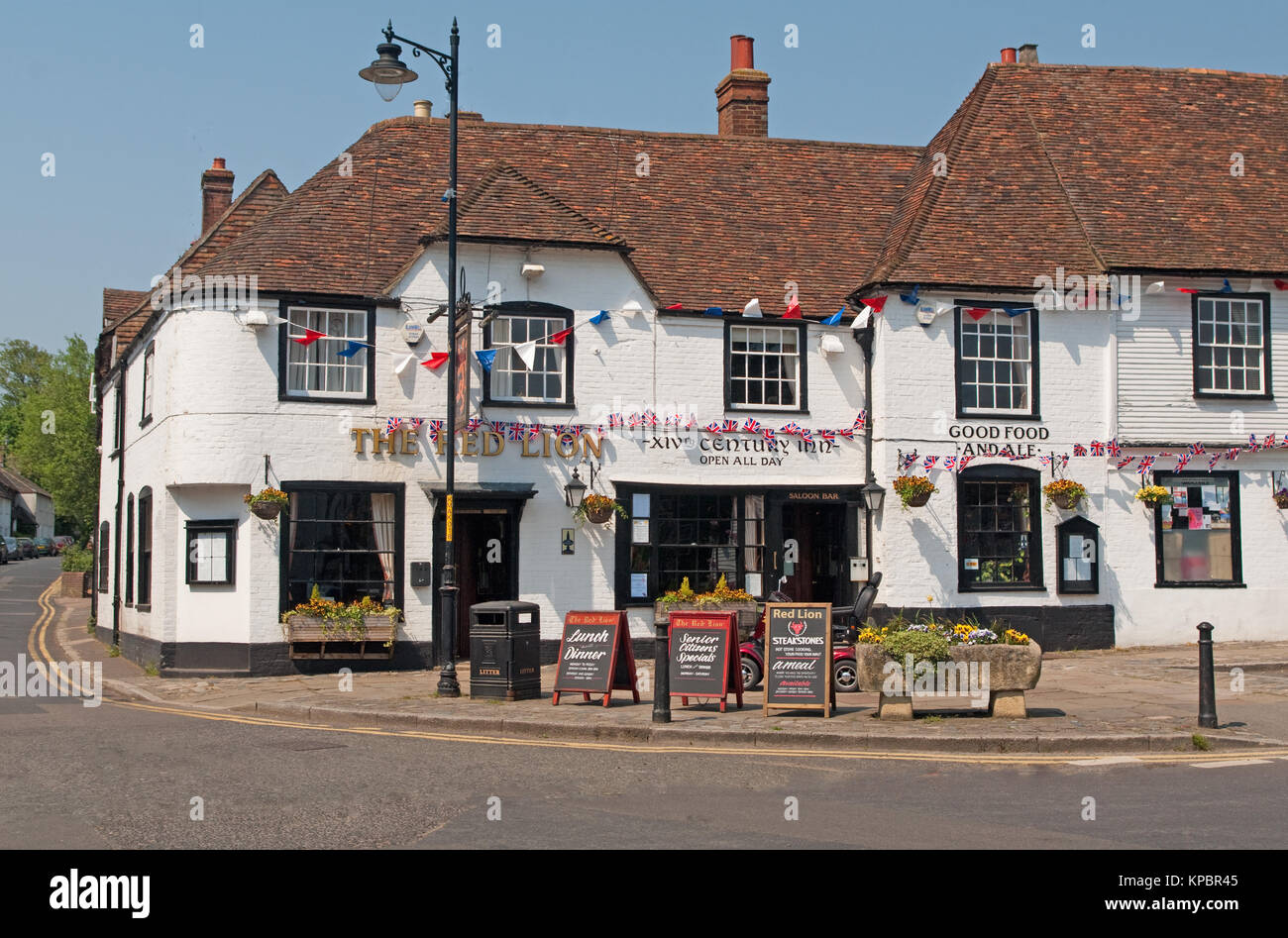 Lenham, Kent, The Red Lion Pub, England Stock Photo - Alamy