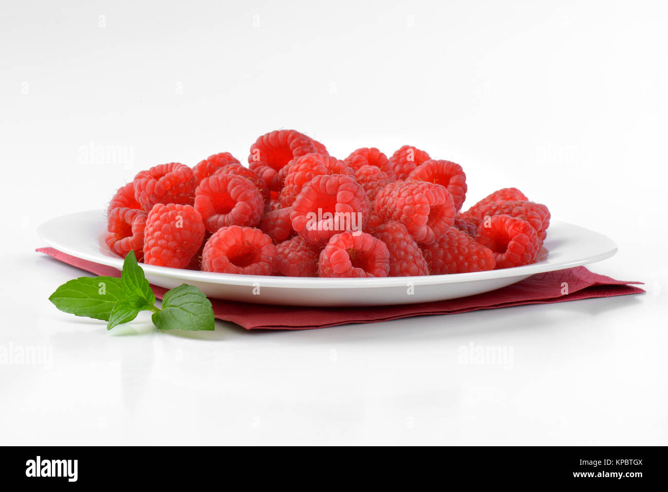 fresh red raspberries Stock Photo - Alamy