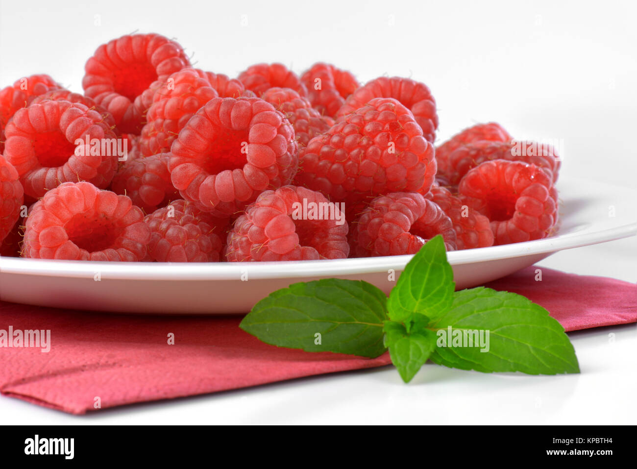 fresh red raspberries Stock Photo - Alamy