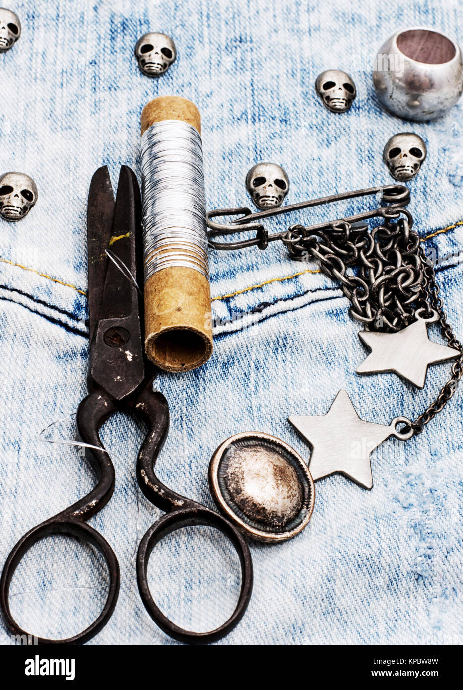 Suture art hi-res stock photography and images - Alamy