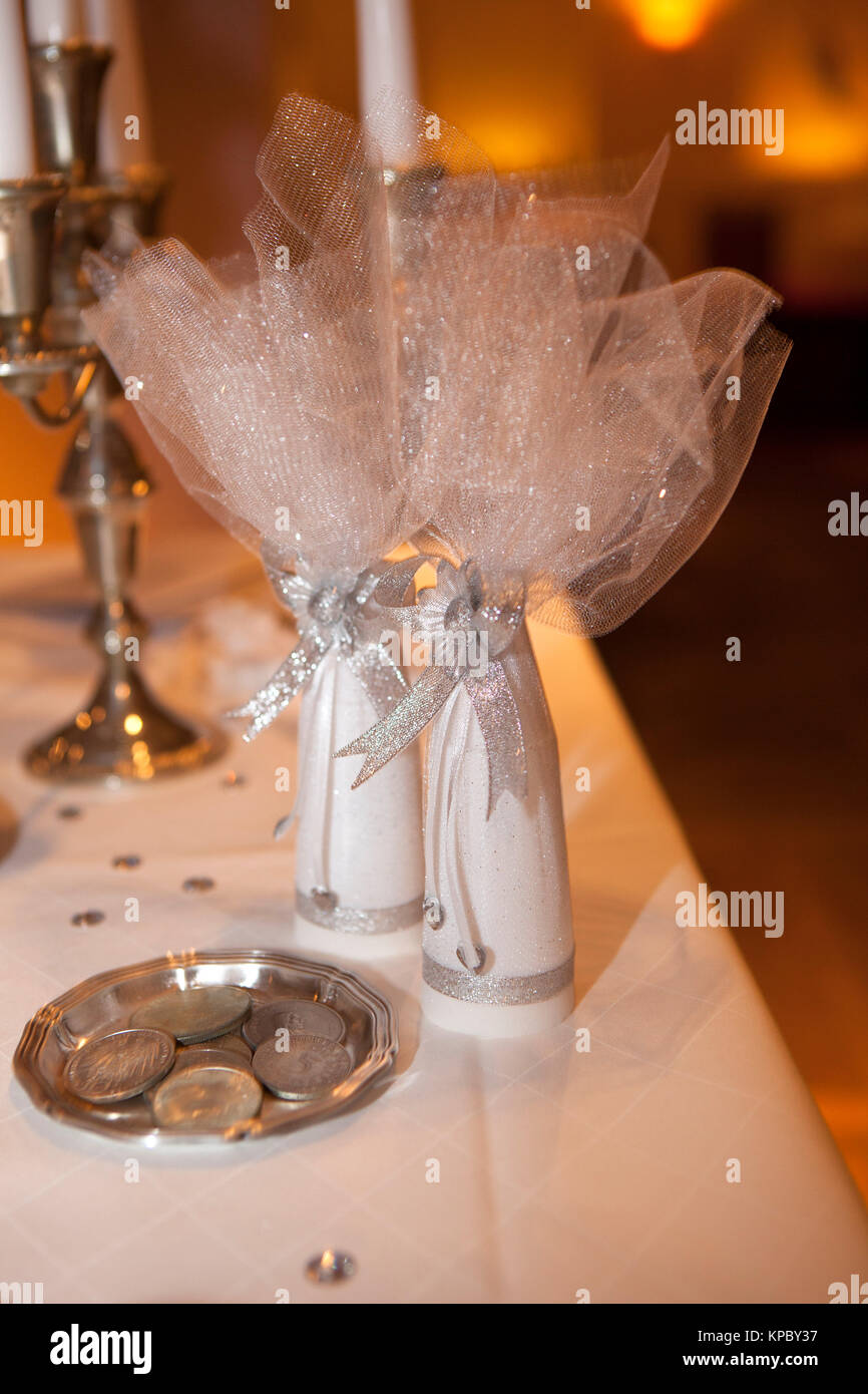 Decoration of a Persian wedding table Stock Photo - Alamy
