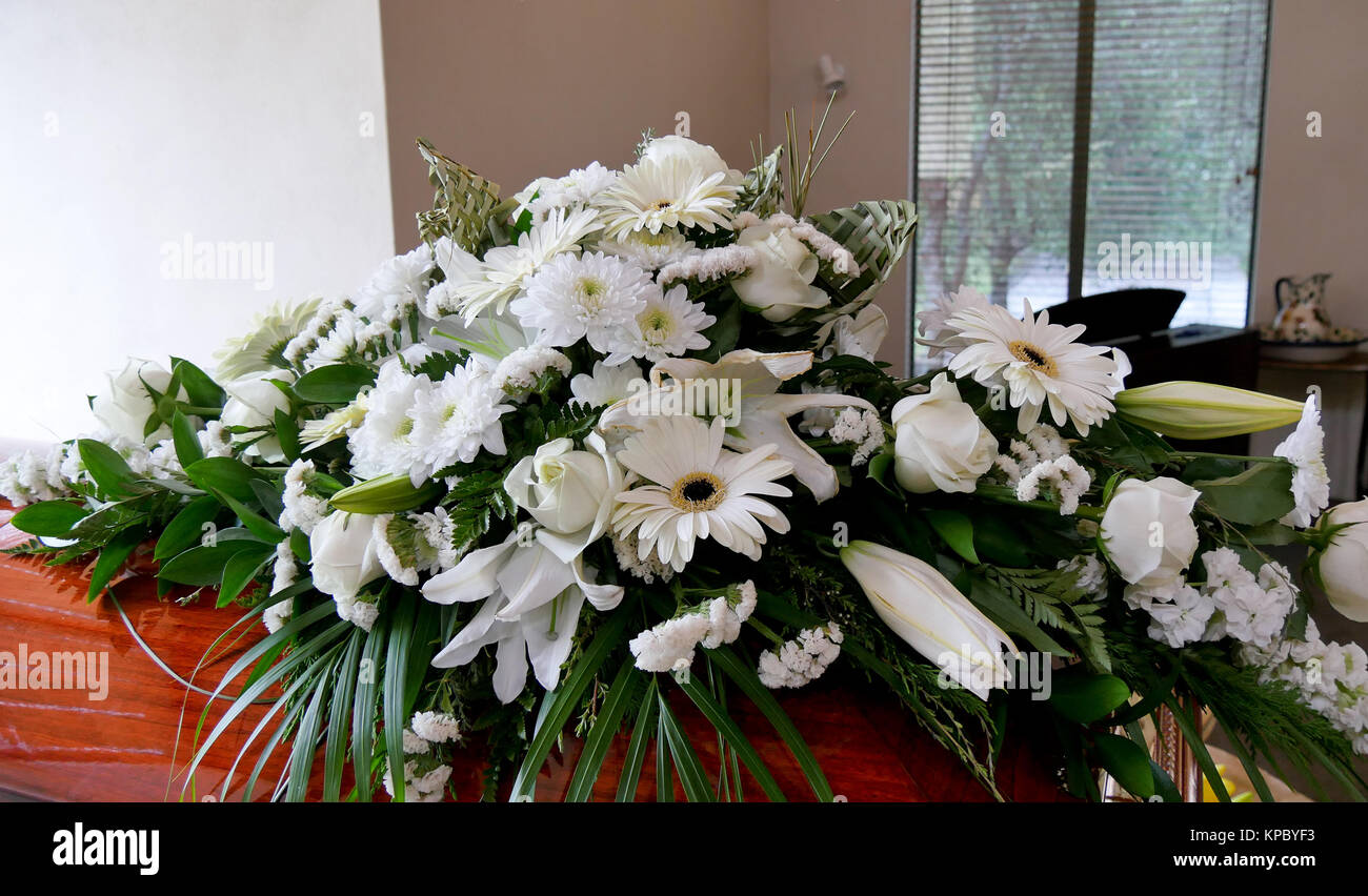 Shot of a hearse for funeral service Stock Photo - Alamy