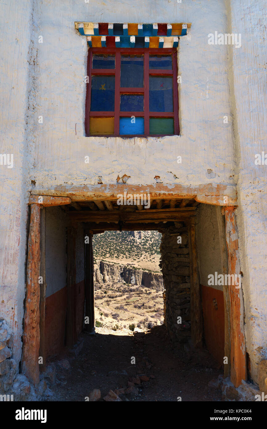 Tibetan style fortified entrance gate at Samar, Upper Mustang region ...