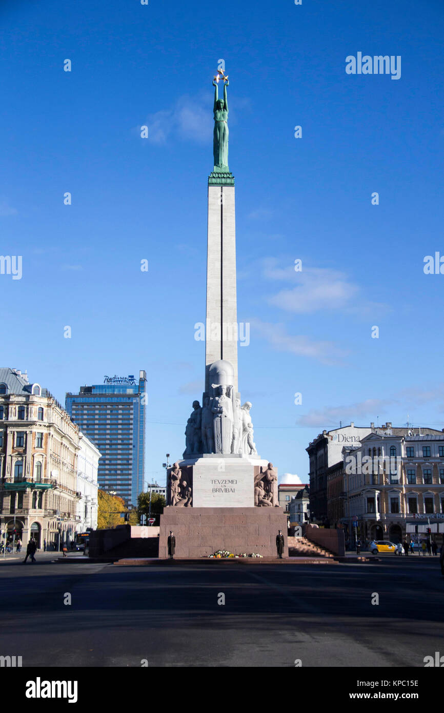Freedom Monument in the Independence Square in Riga on Brivibas ...