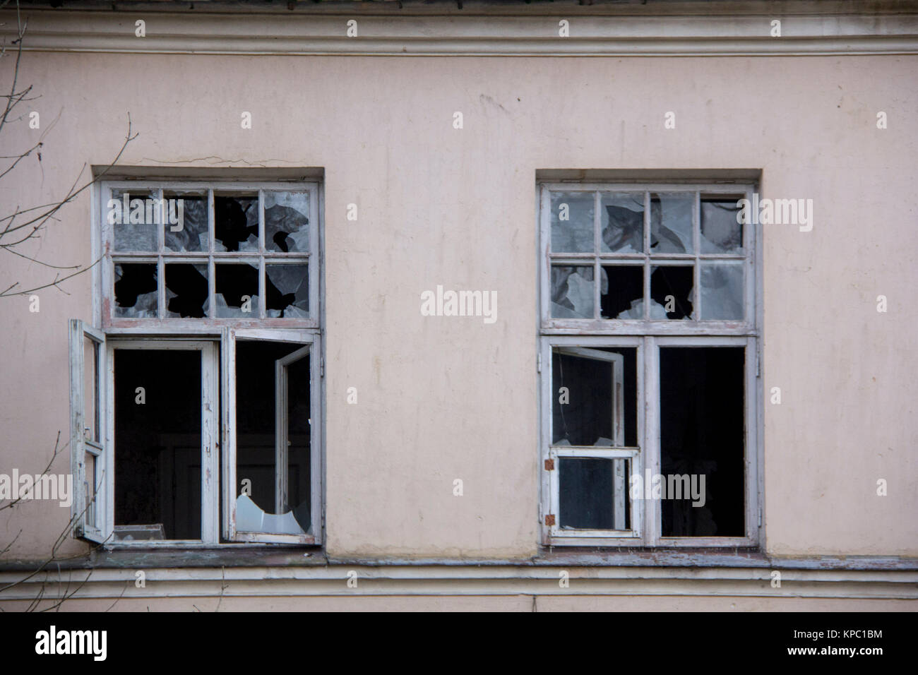Old House With Broken Windows the House to Be Demolished Stock Photo ...