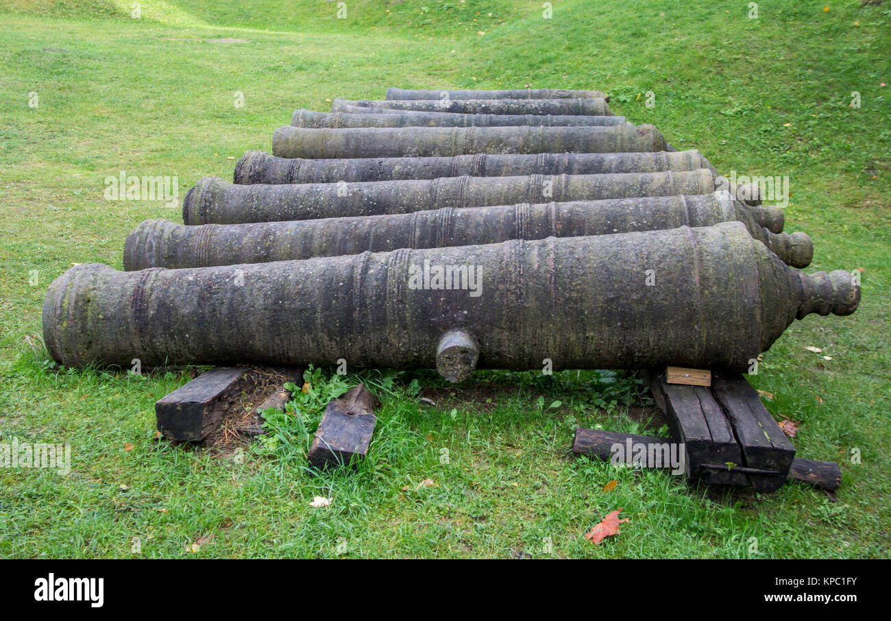 15th century cannons castle hi-res stock photography and images - Alamy