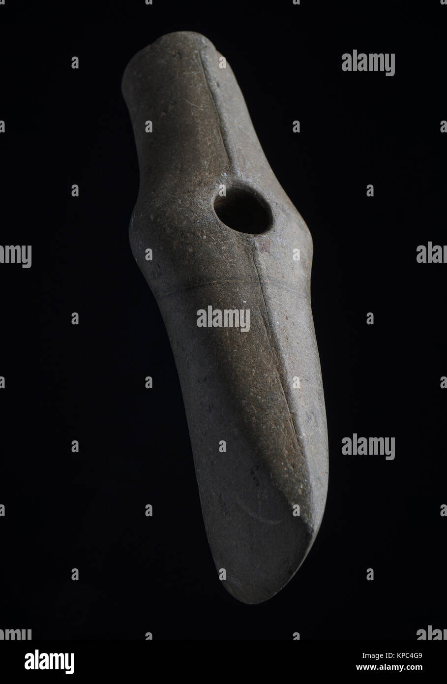 Stone axe hi-res stock photography and images - Alamy