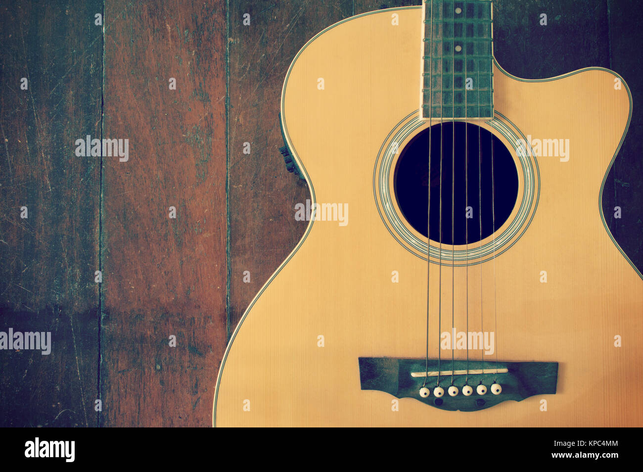 acoustic l guitar with strings Stock Photo - Alamy