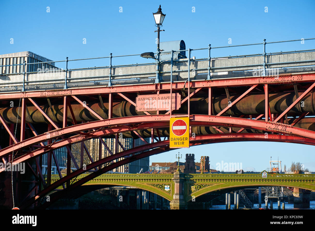 The Clyde tidal weir on the river Clyde in Glasgow, stabilises the ...