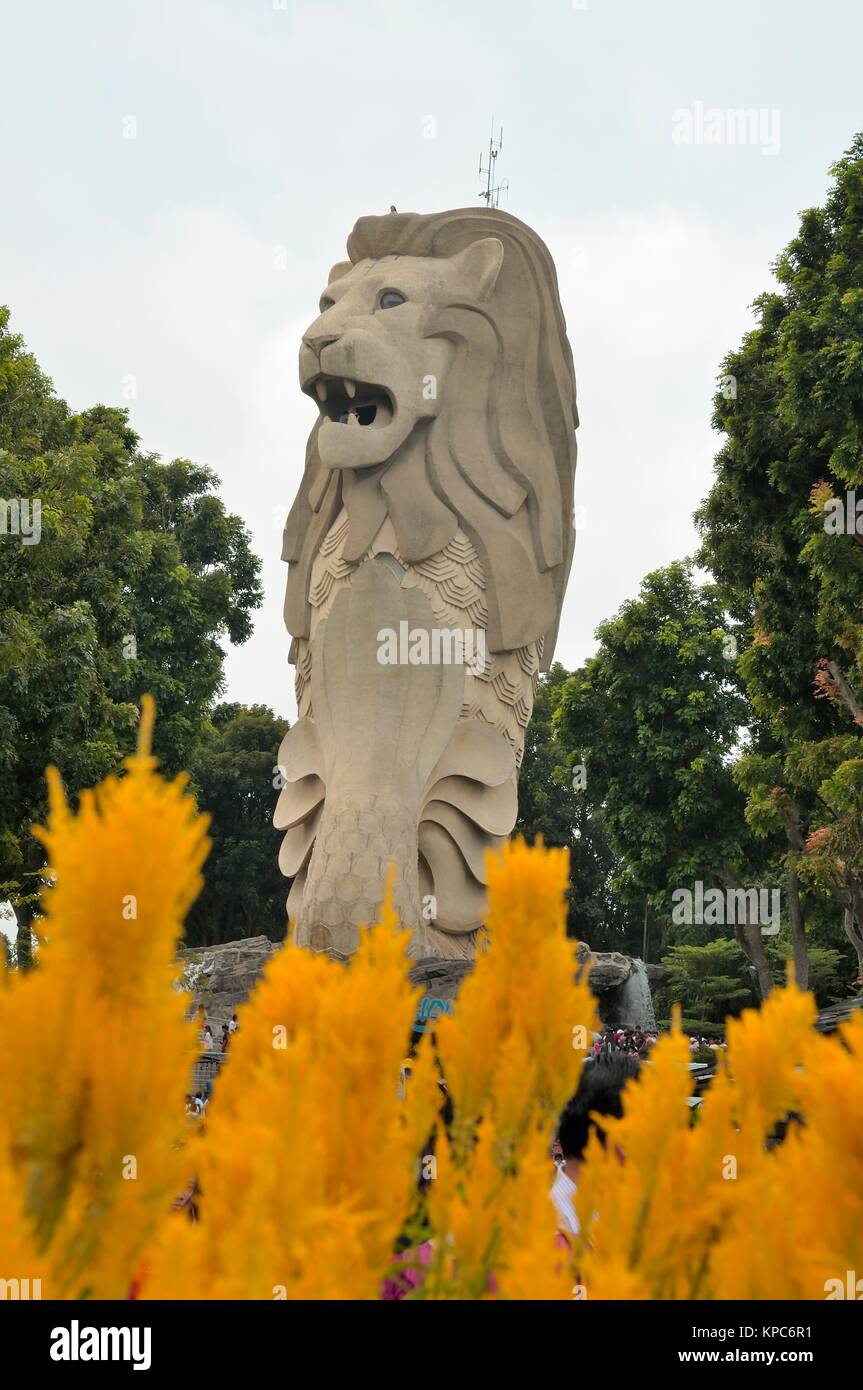Largest merlion hi-res stock photography and images - Alamy