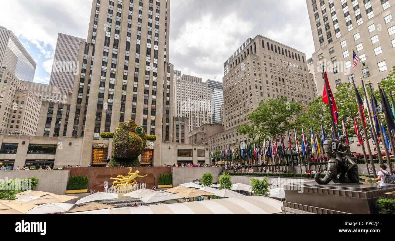 NEW YORK - JUL 17: Jeff Koons' flower sculpture Split-Rocker on display ...