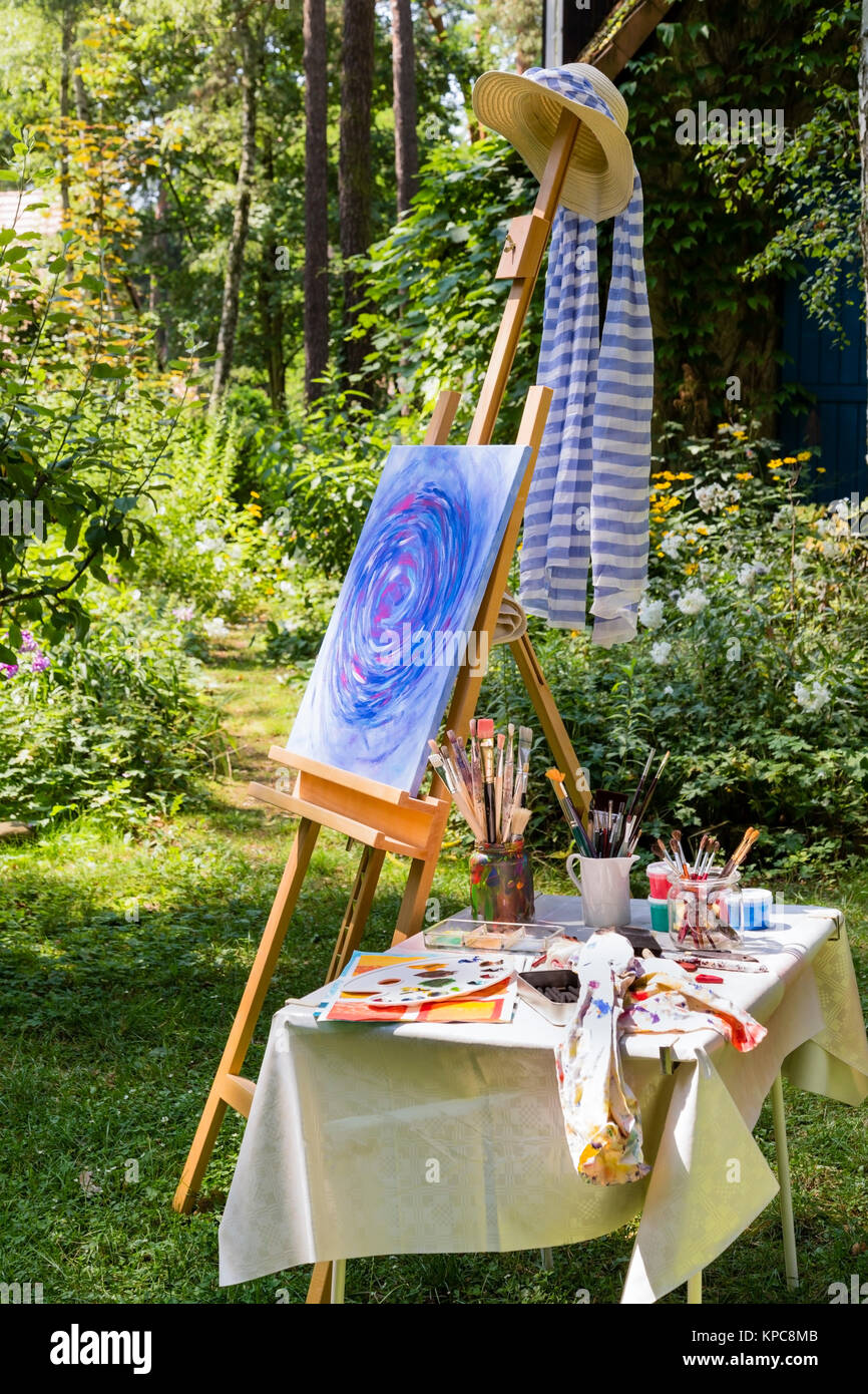 painting in the garden Stock Photo - Alamy