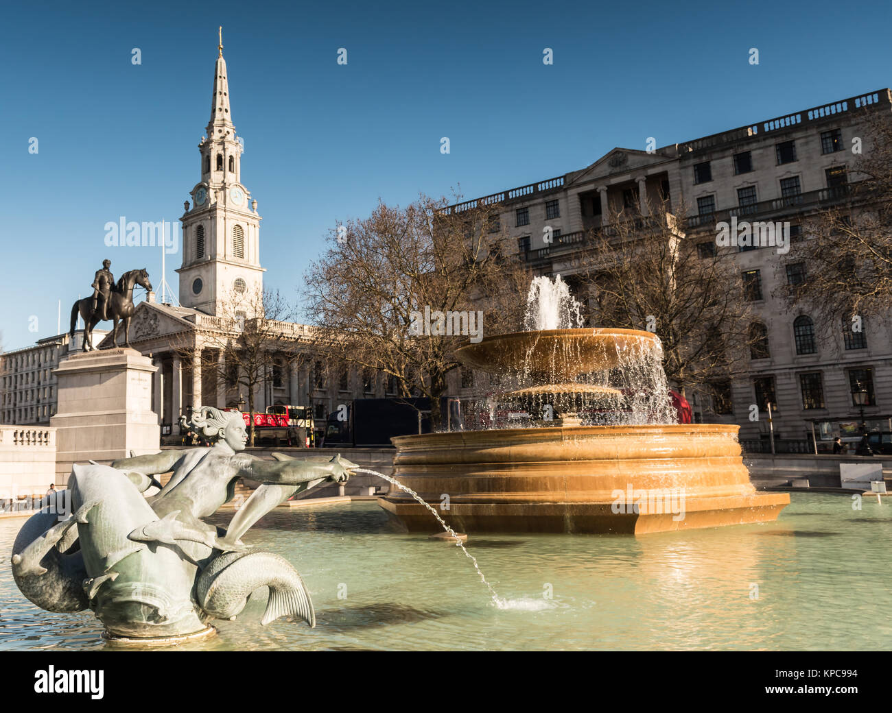 Beautiful fountains hi-res stock photography and images - Alamy