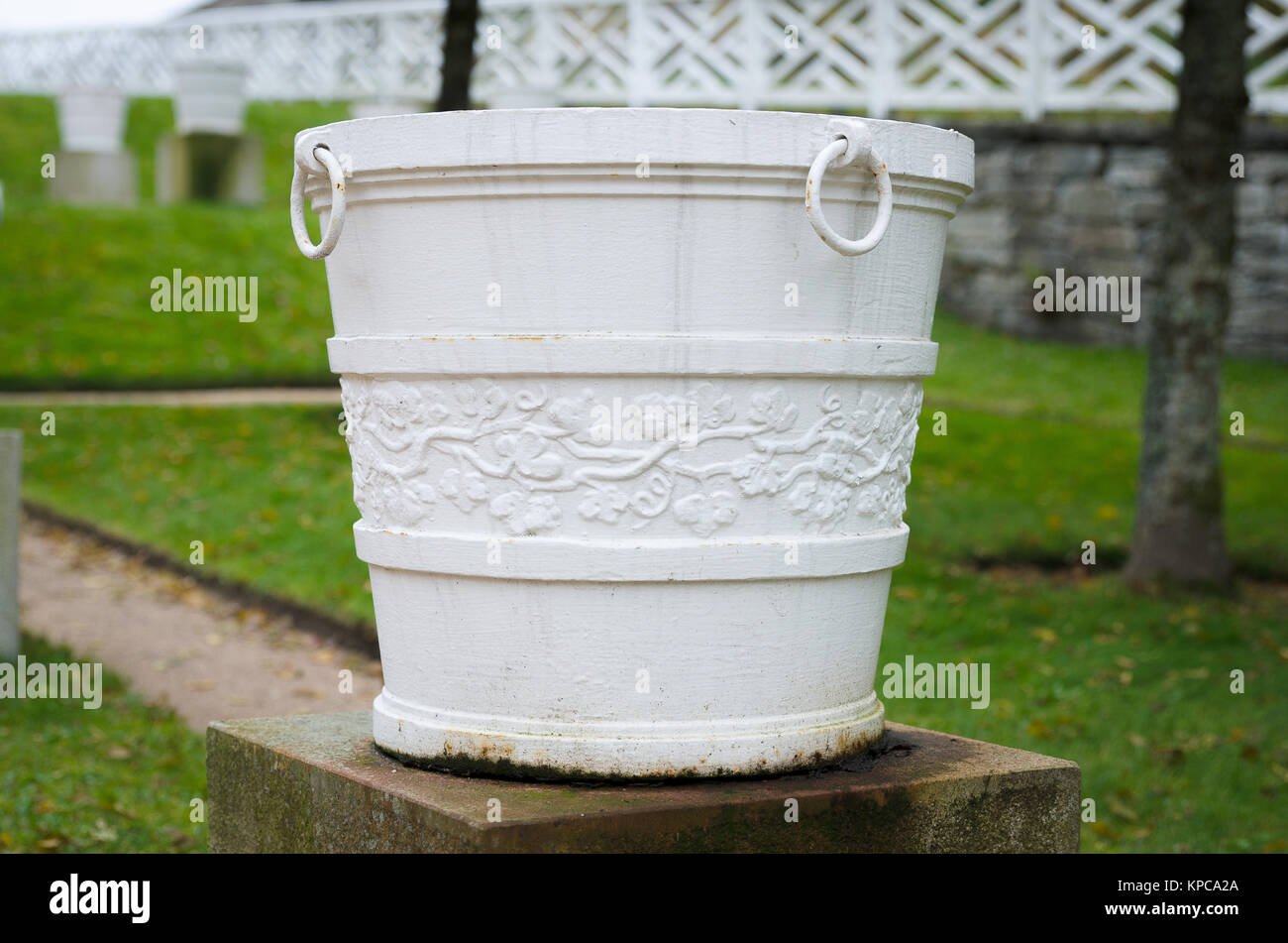 Draft pot hi-res stock photography and images - Alamy