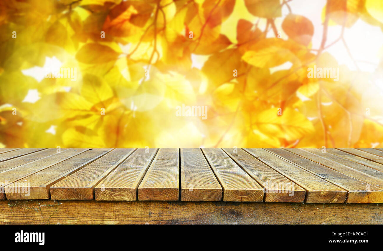 Empty table for display montages Stock Photo - Alamy