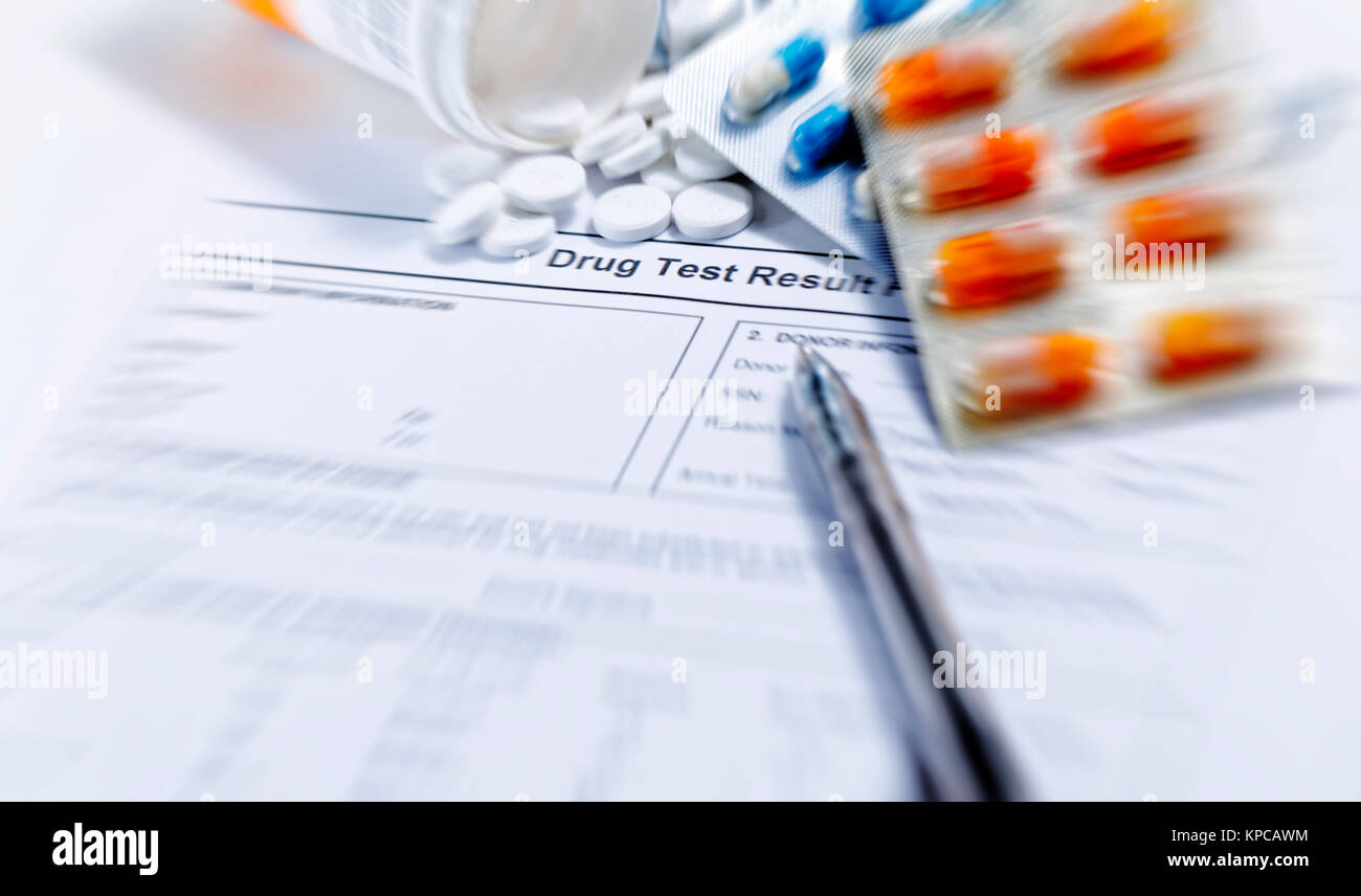 Syringe with glass vials and medications pills drug Stock Photo - Alamy