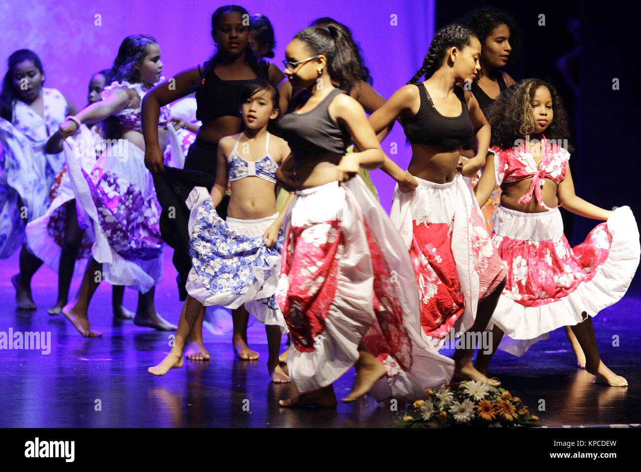 The maravanne and the traditional guitar are still being hi-res stock ...