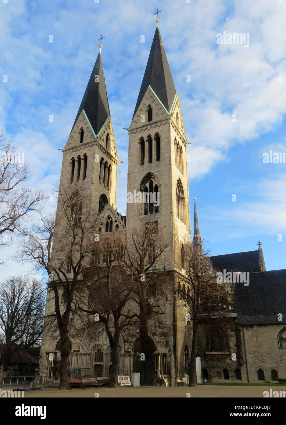 Halberstadt cathedral architecture hi-res stock photography and images ...