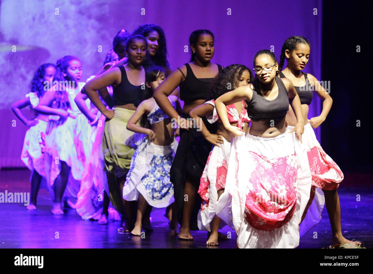 The maravanne and the traditional guitar are still being hi-res stock ...