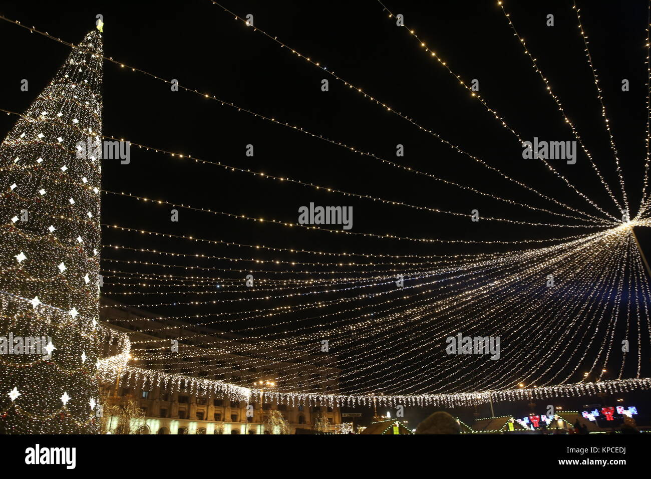 Bucharest christmas market at night hi-res stock photography and images ...