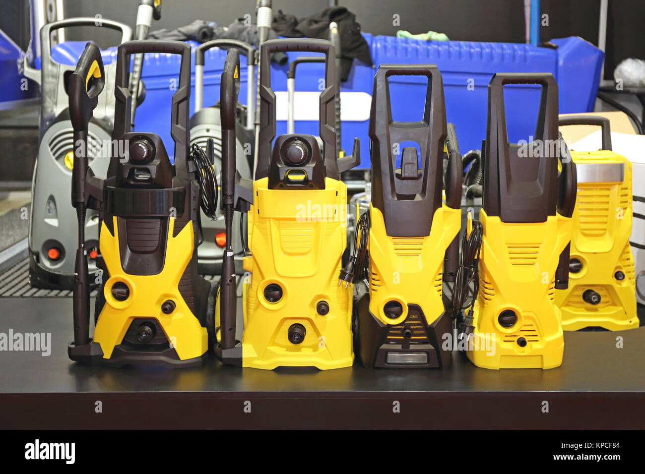 Yellow pressure washer hi-res stock photography and images - Alamy