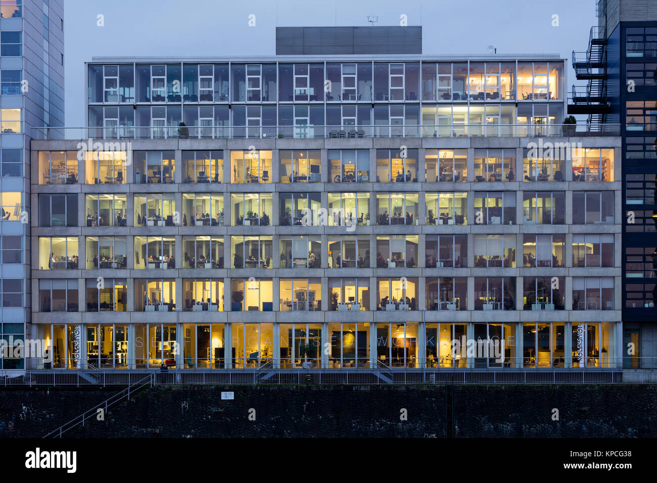 Front office hi-res stock photography and images - Alamy