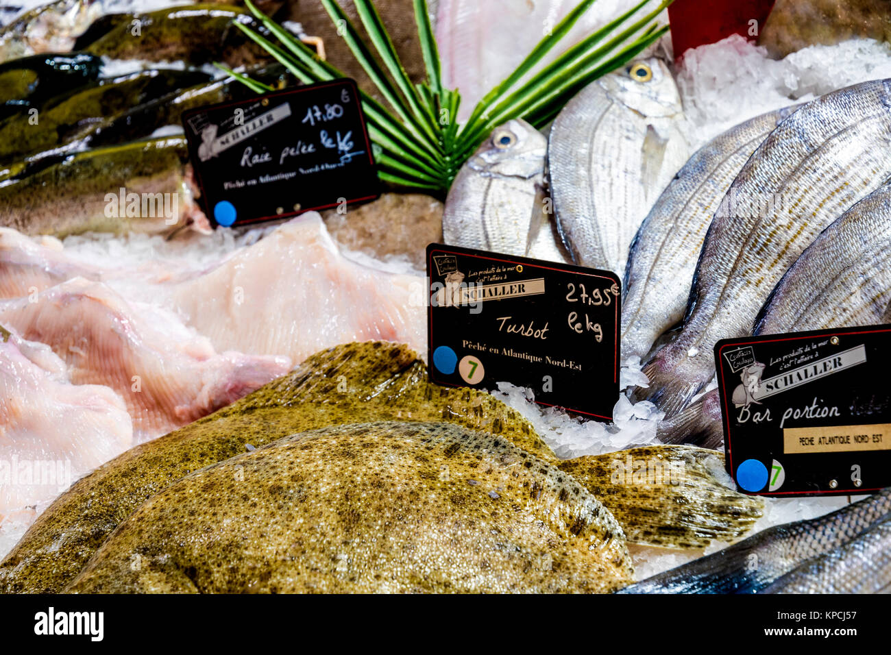 Metz (France): Covered market; Markthalle in Metz Stock Photo - Alamy