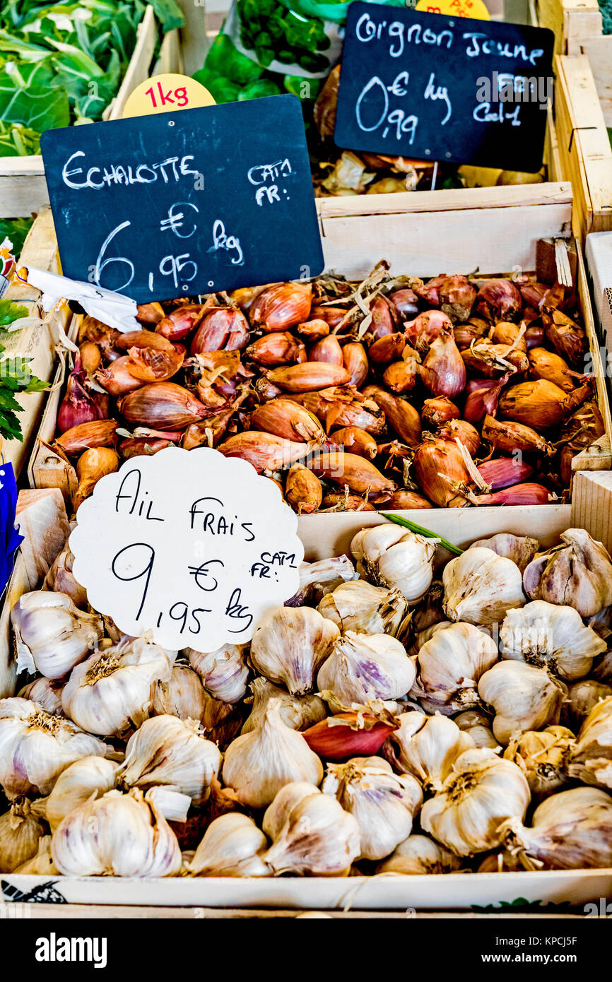 Metz (France): Covered market; Markthalle in Metz Stock Photo - Alamy