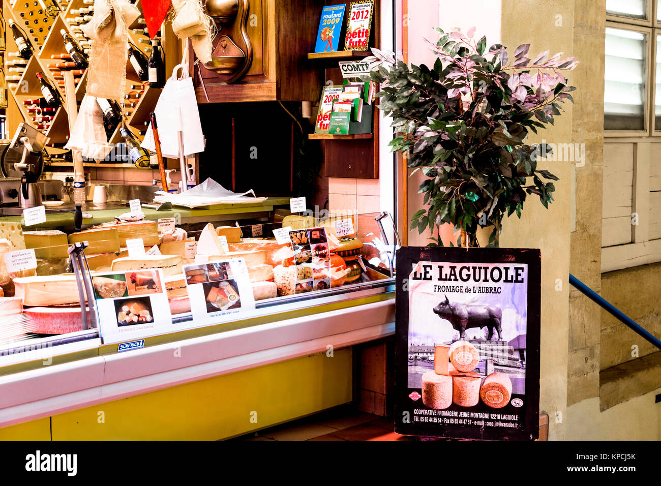 Metz (France): Covered market; Markthalle in Metz Stock Photo - Alamy