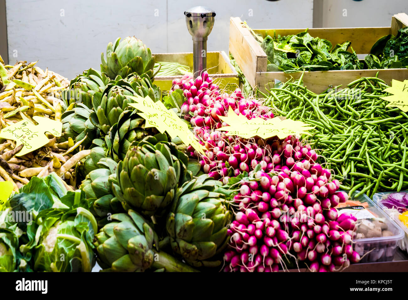 Metz (France): Covered market; Markthalle in Metz Stock Photo - Alamy