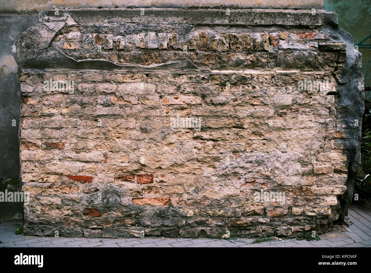 Brick pilaster hi-res stock photography and images - Alamy