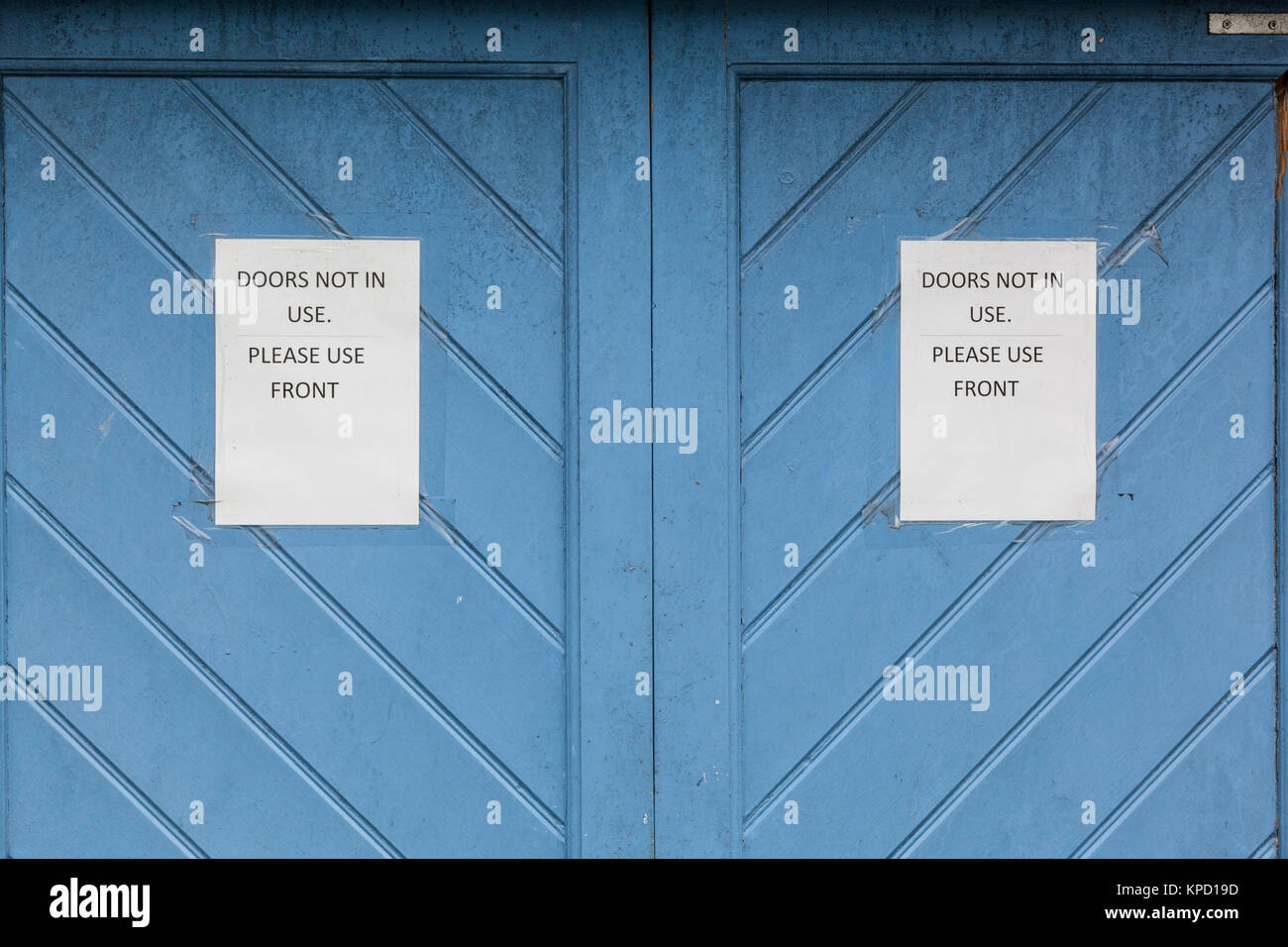 Colourful garage door hi-res stock photography and images - Alamy