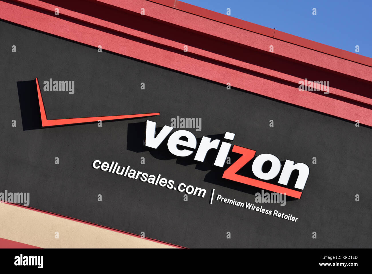 Verizon logo hi-res stock photography and images - Alamy