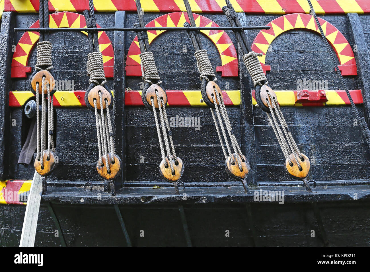 Ropes and Pulleys Stock Photo - Alamy