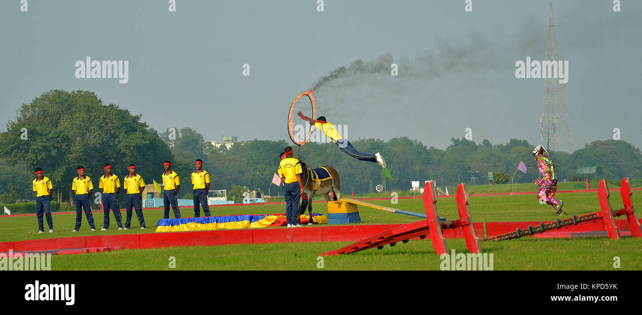 Kolkata, India. 14th Dec, 2017. The Indian army exhibits their skills ...
