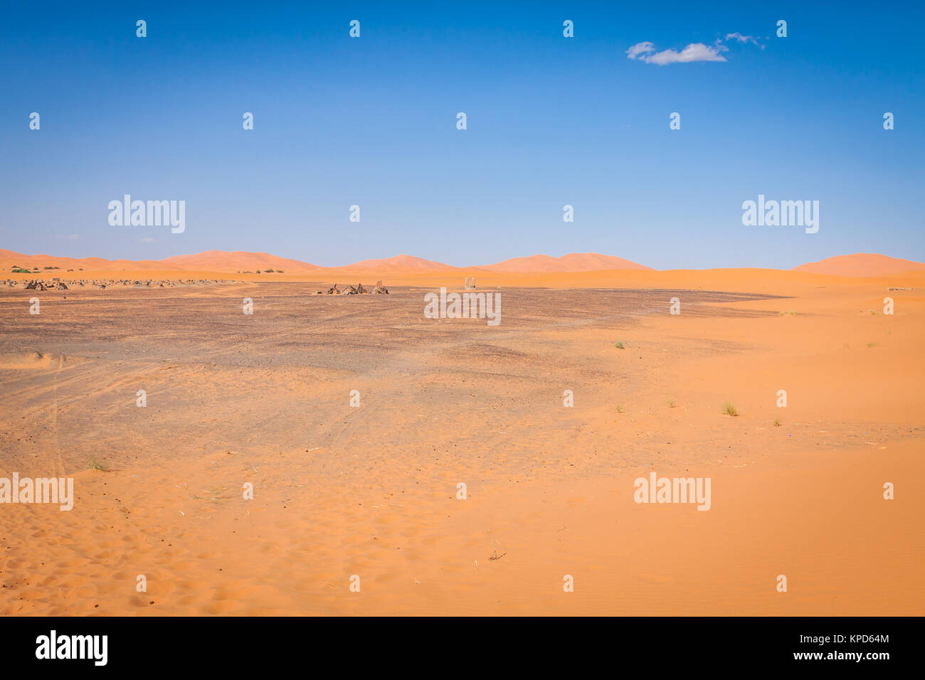 sand dunes in the sahara desert,merzouga,morocco Stock Photo - Alamy