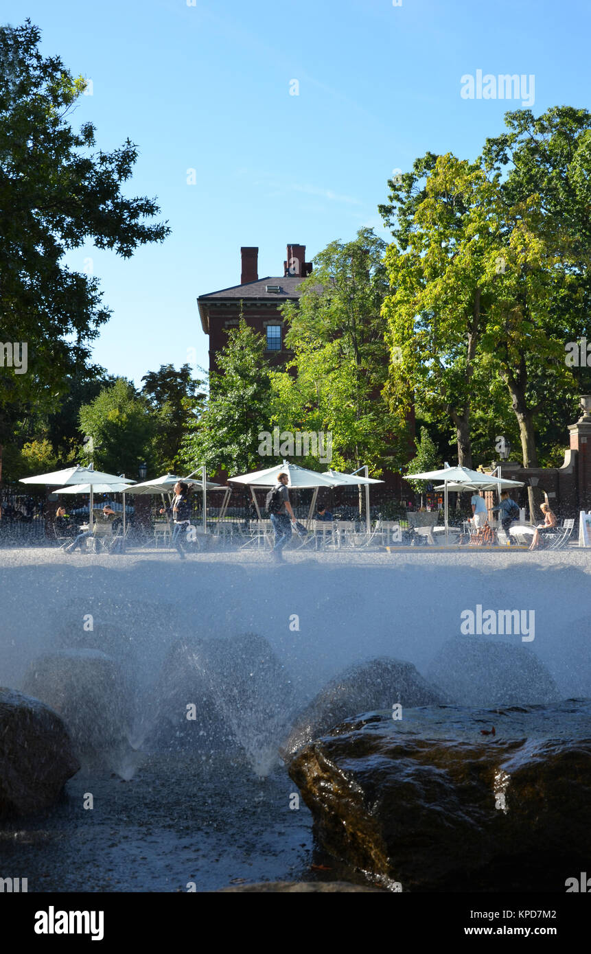 Tanner Fountain, The Plaza, Harvard University, Cambridge ...