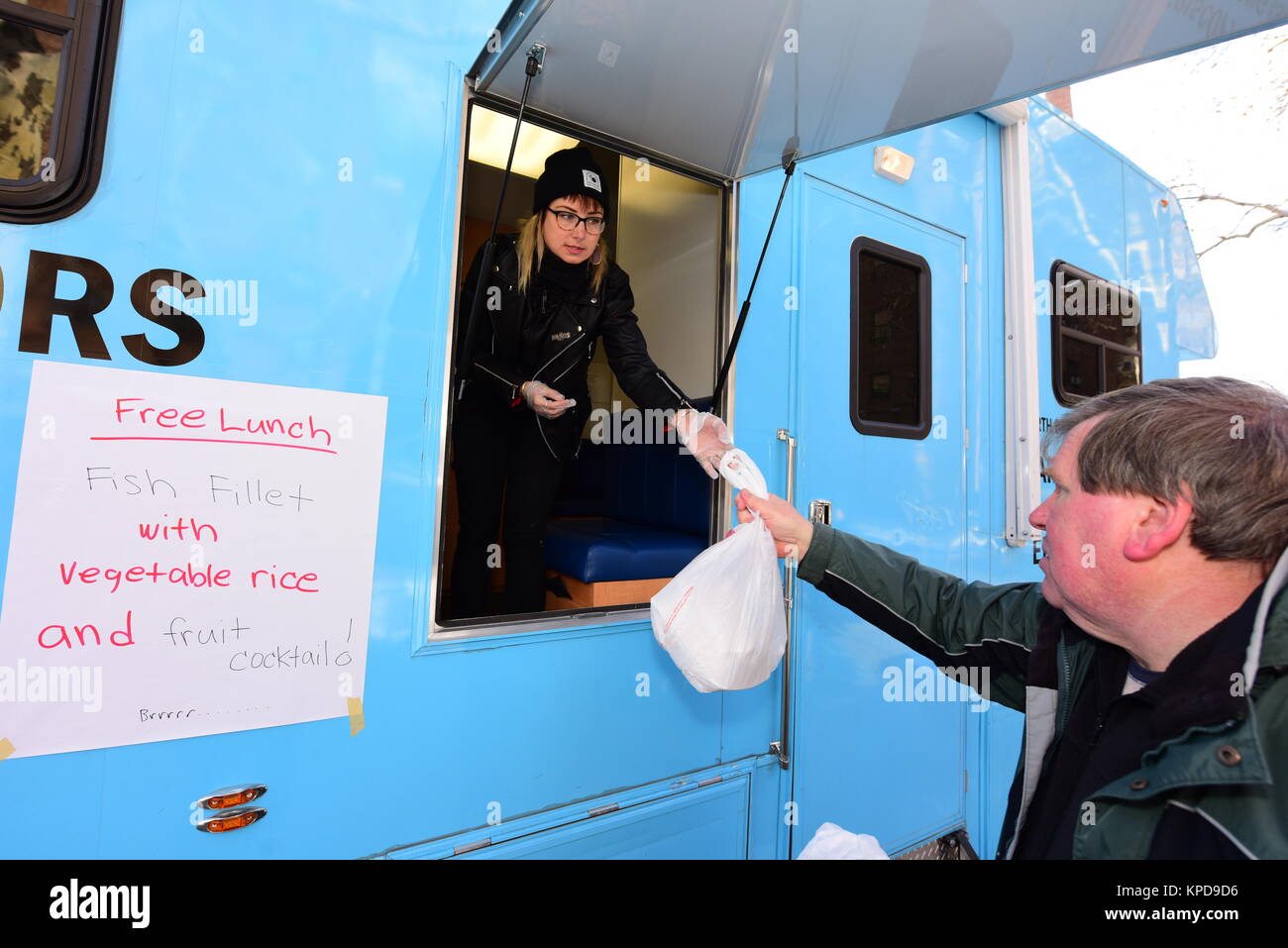 New York City, United States. 14th Dec, 2017. Volunteer Sonja Wetzel ...
