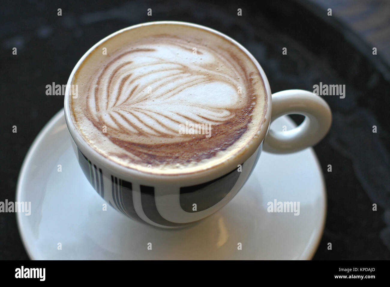 Cup latte decorative foam hi-res stock photography and images - Alamy