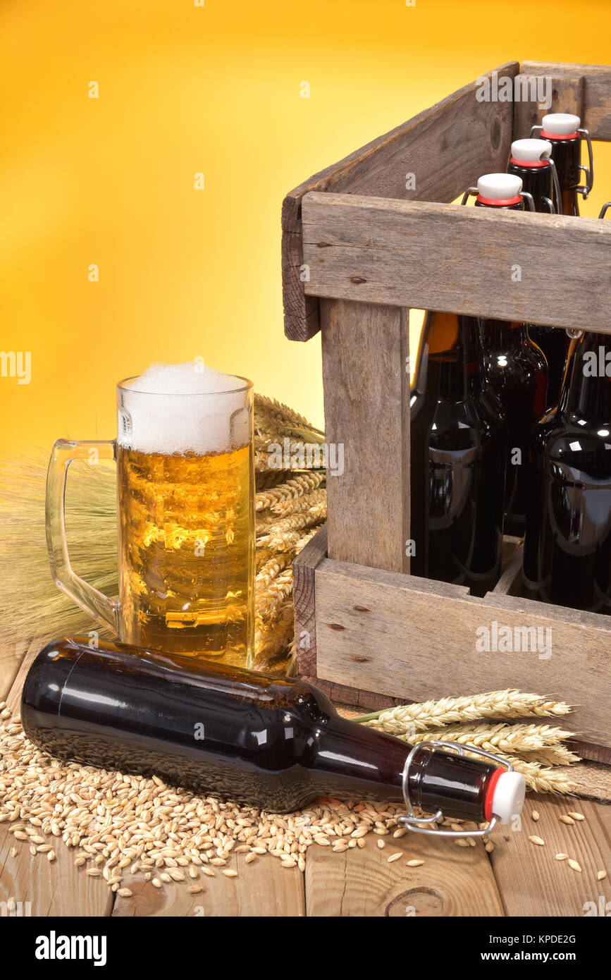 bierkasten with beer glass Stock Photo - Alamy