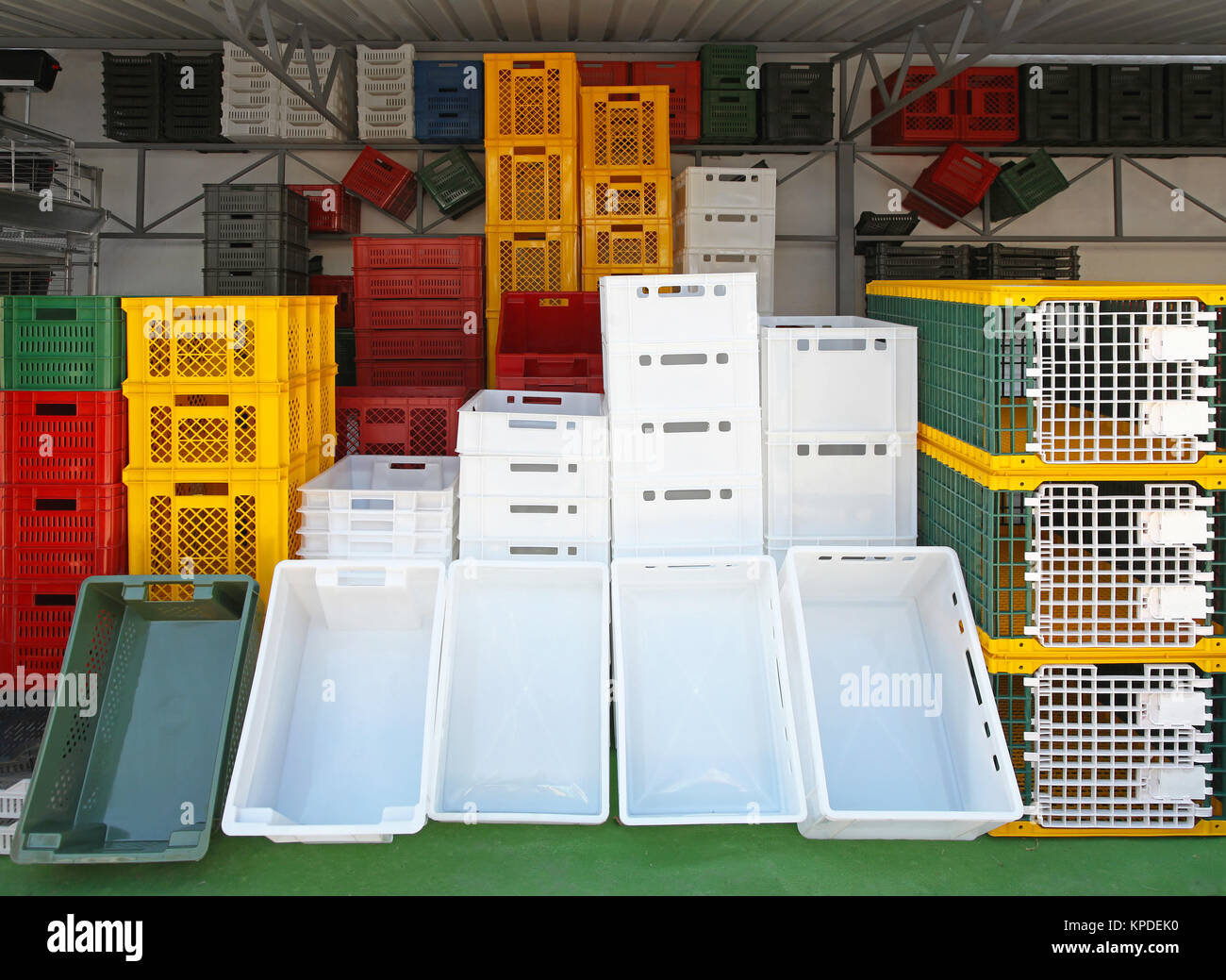 Coloured boxes and crates hi-res stock photography and images - Alamy