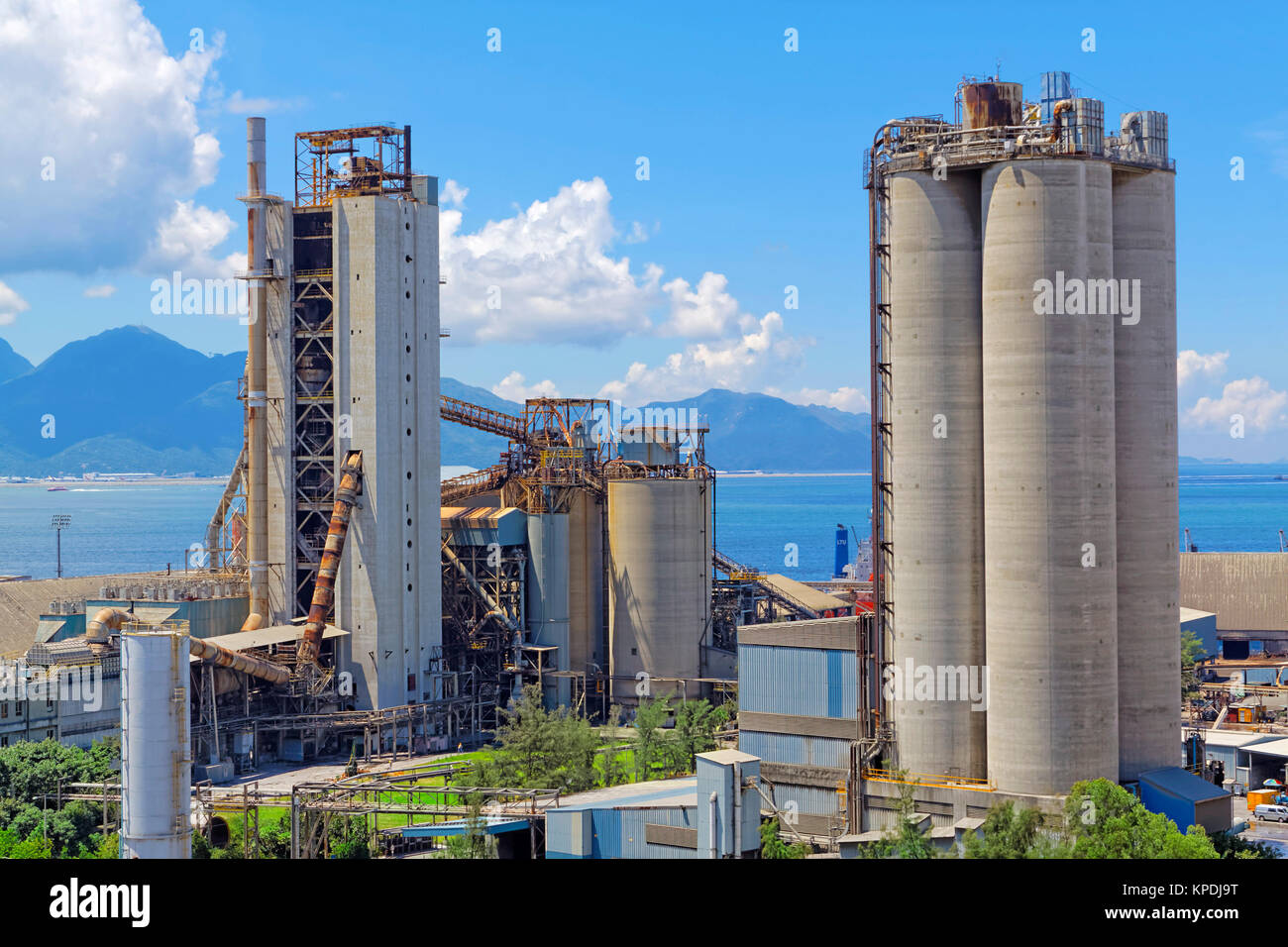 Industrial robot giant hi-res stock photography and images - Alamy