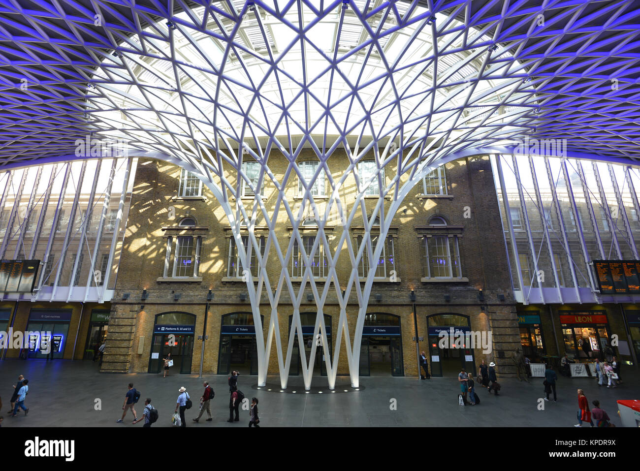 Western Concourse at King’s Cross by John McAslan + Partners. Interior ...