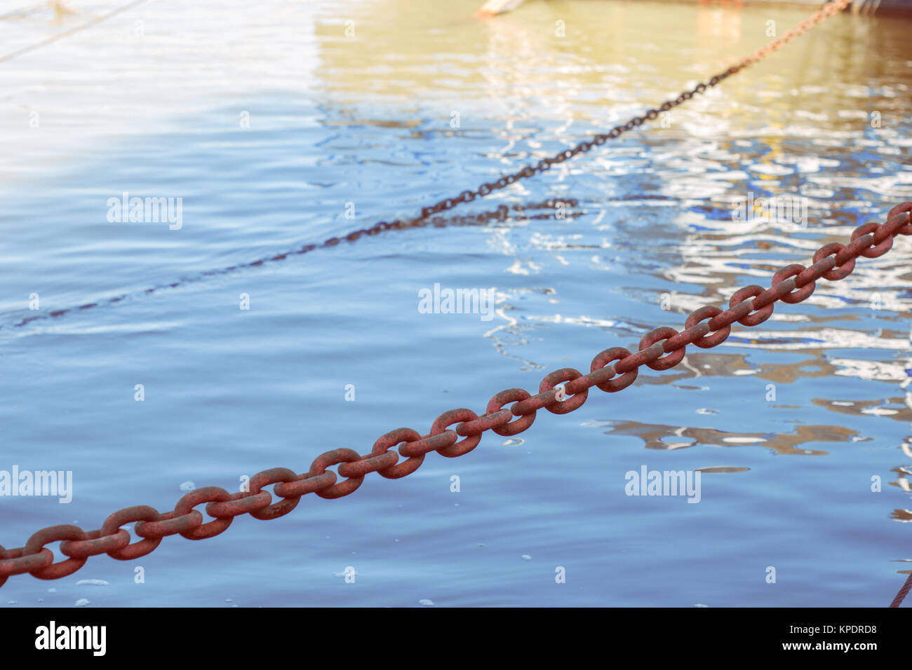 Strong Chain Connection Stock Photo - Alamy