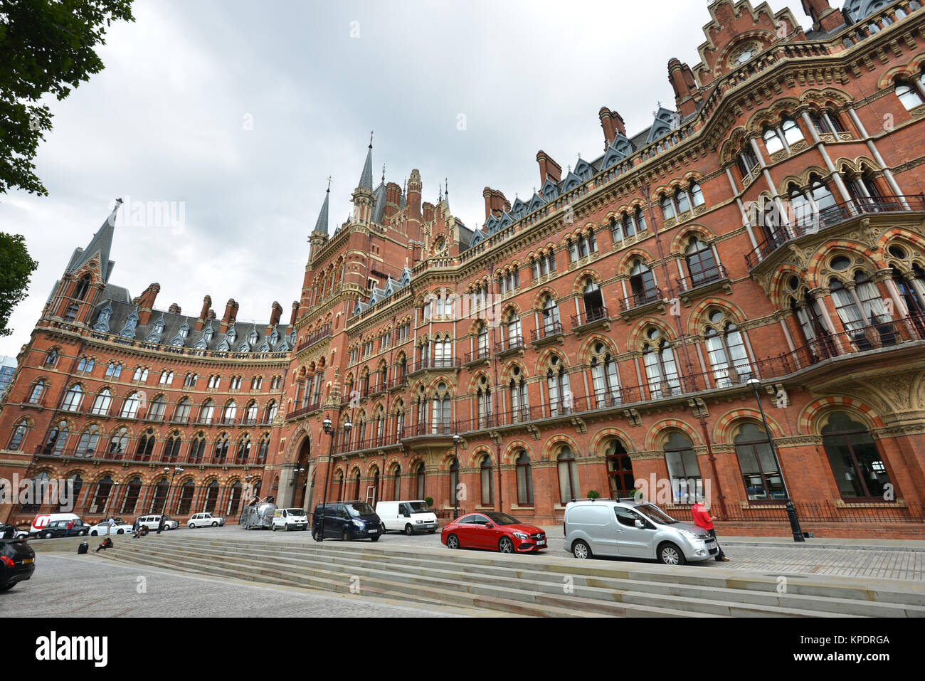 Victorian rail station hi-res stock photography and images - Alamy