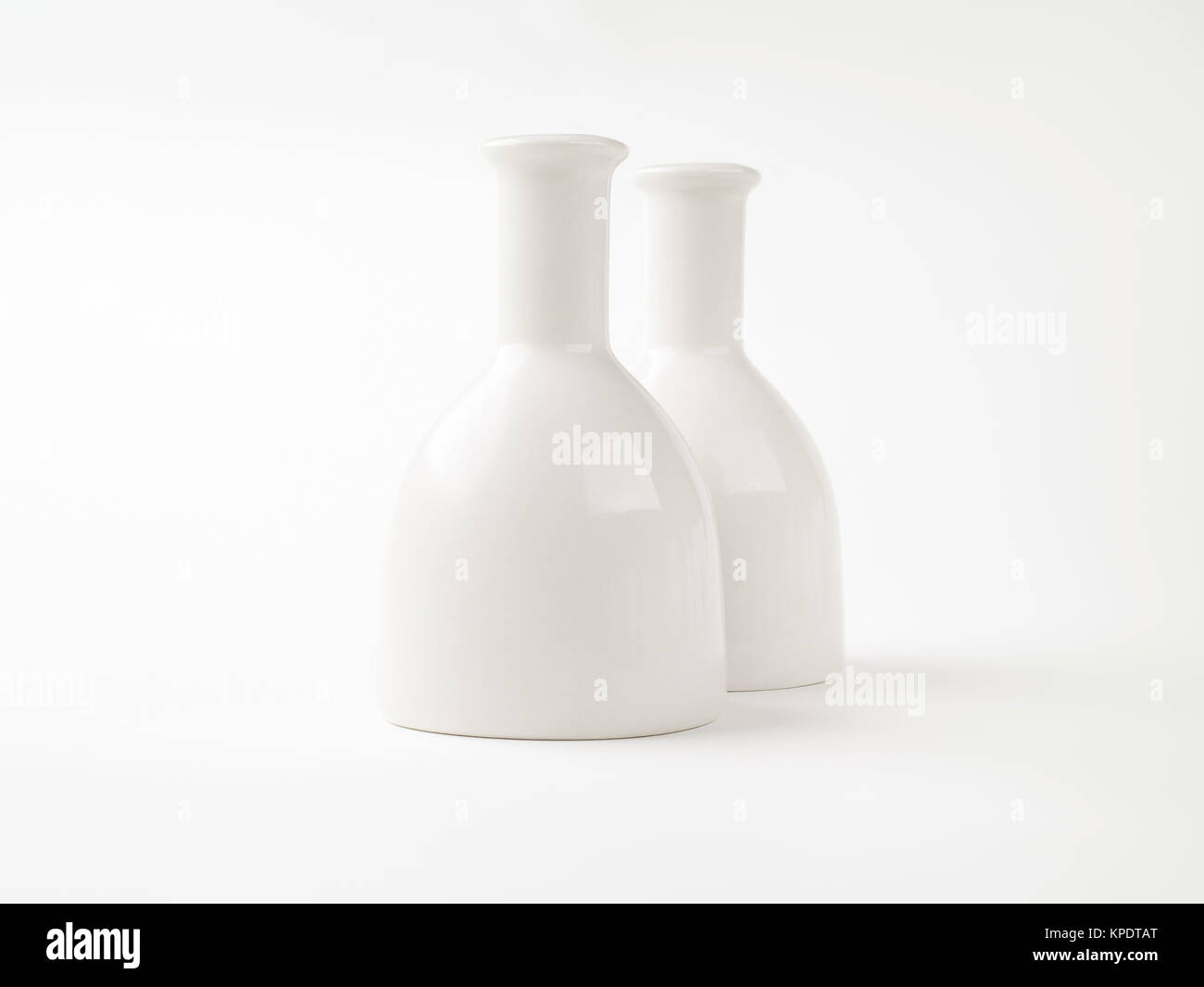 Two porcelain vases hi-res stock photography and images - Alamy