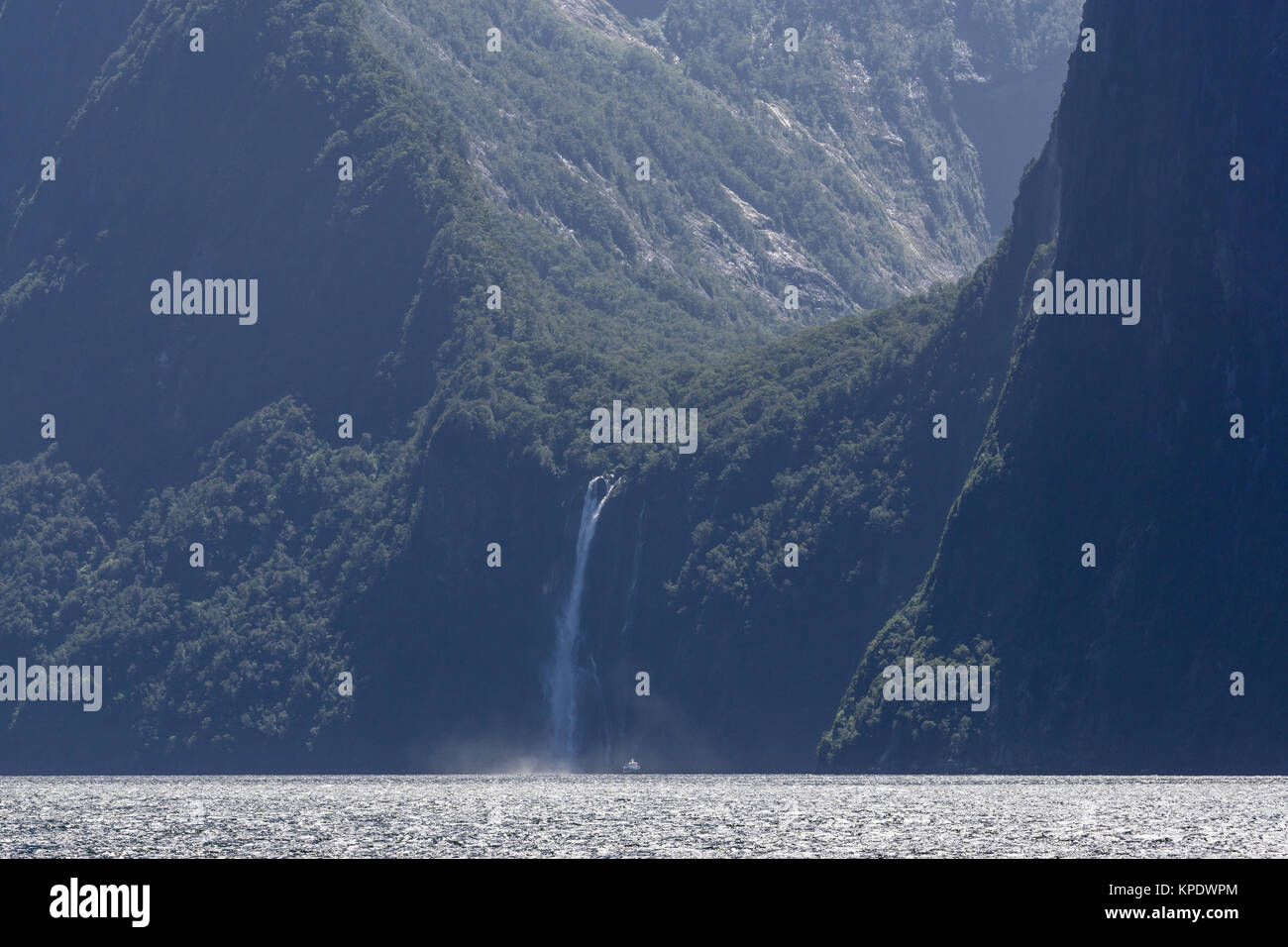 Milford beach reserve hi-res stock photography and images - Alamy