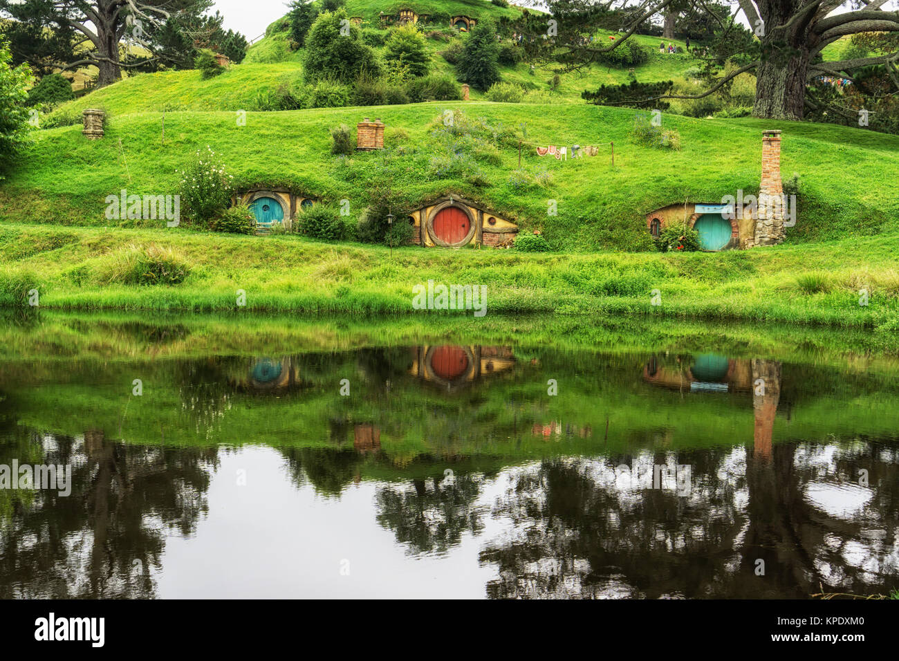 Scenic perspective hobbiton movie set hi-res stock photography and ...
